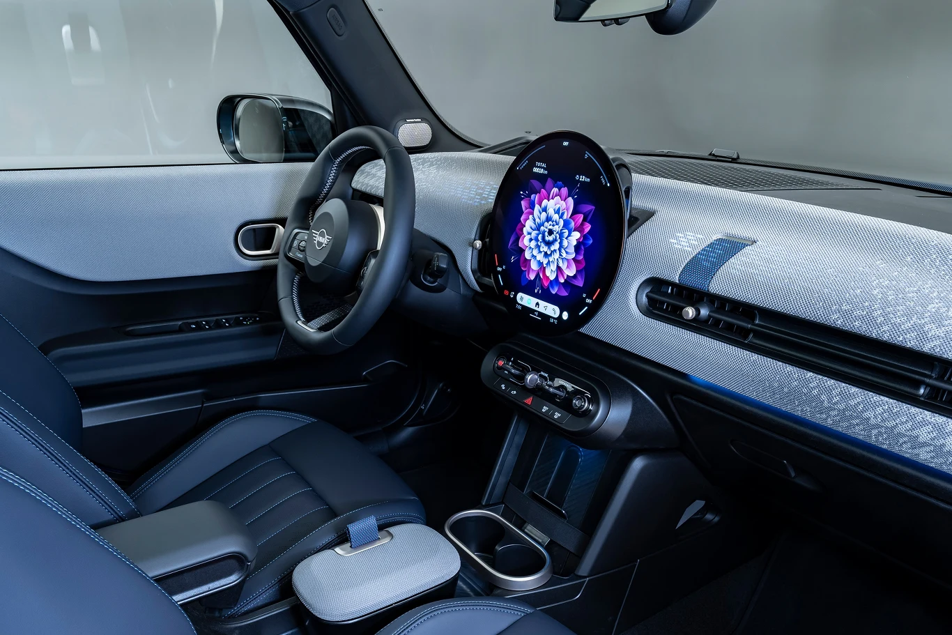 Nowy Mini Cooper 5D dołącza do oferty. Dla pasażerów rozmiar ma ...