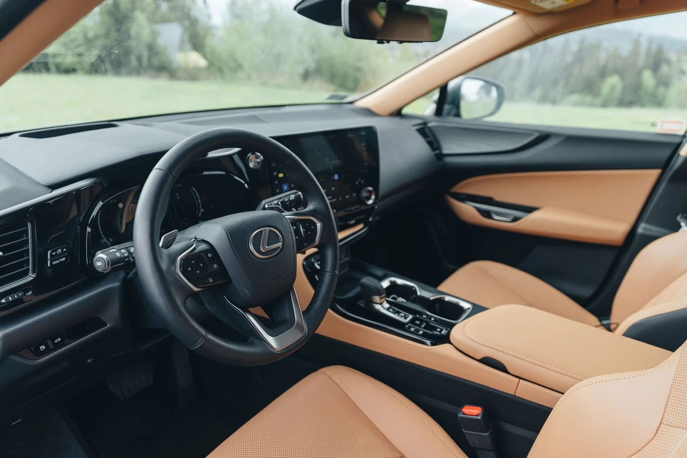 Lexus NX to bestseller marki w Polsce. Ruszyła oferta specjalna ...