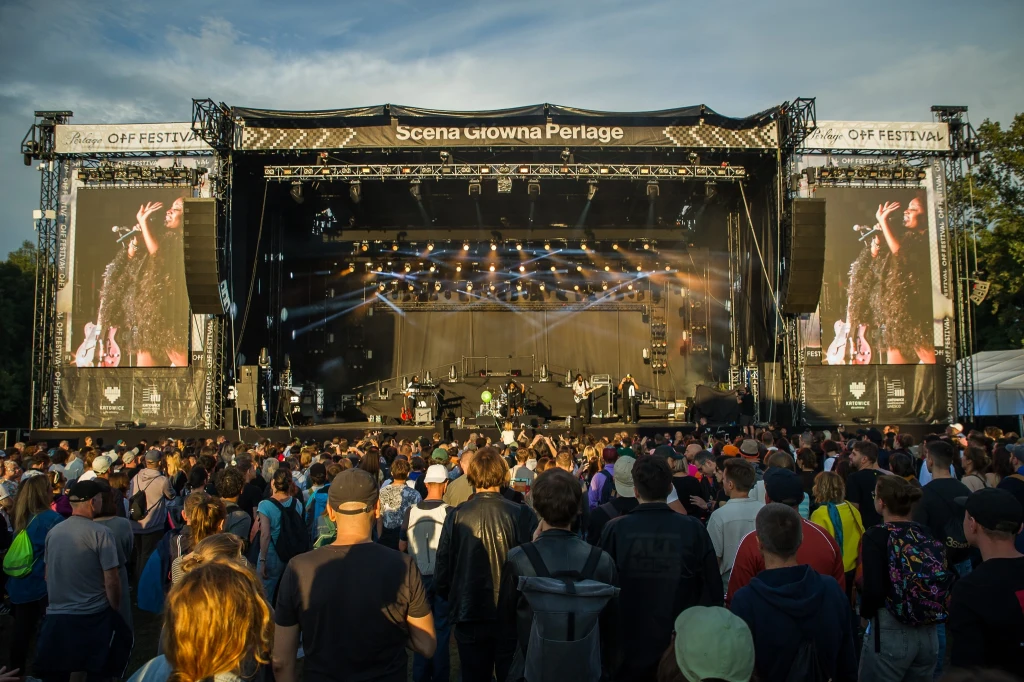 OFF Festival oficjalnie rozpoczęty! Dzikie tłumy zjechały się do ...