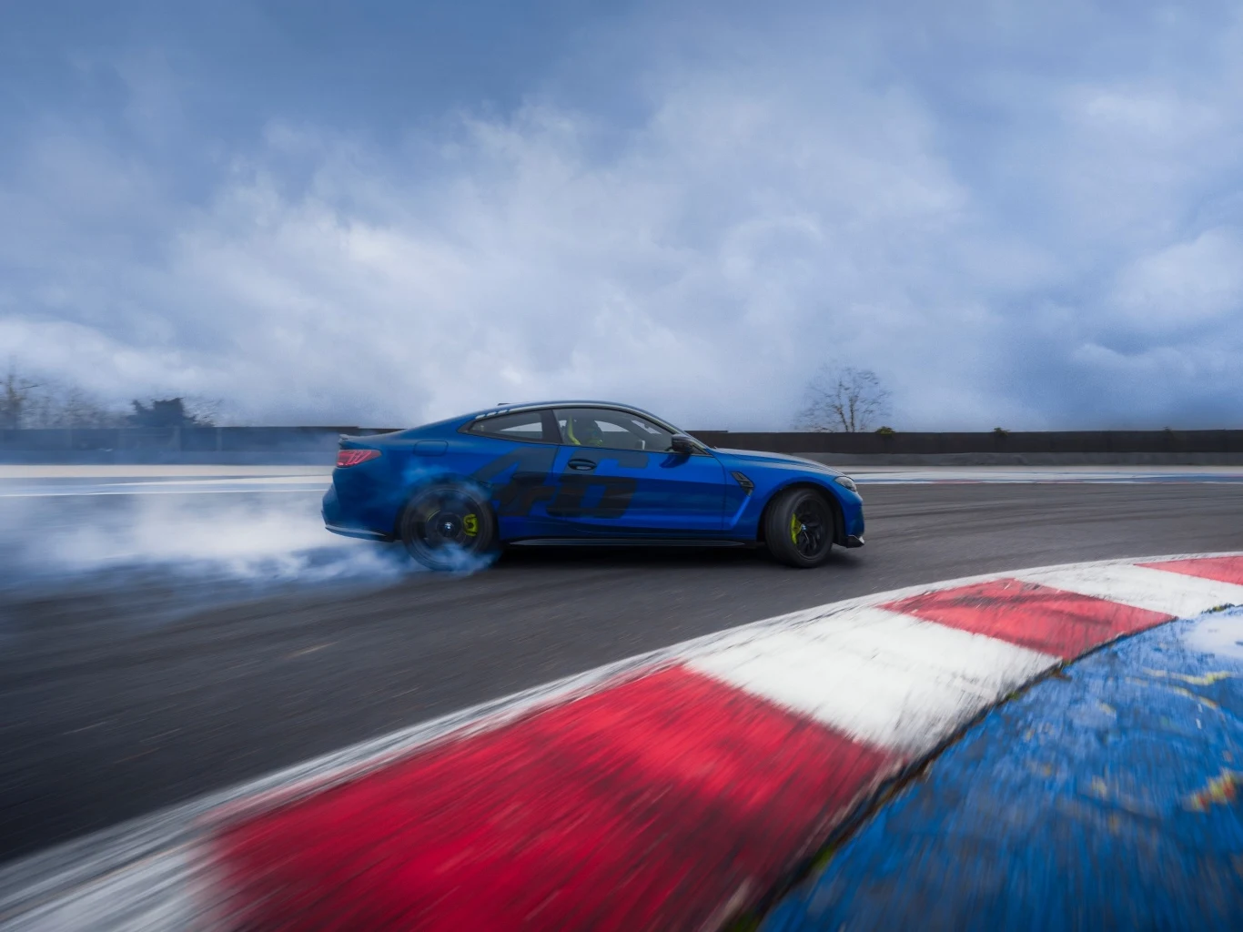 BMW M4 CS Edition VR46. Limitowany model w hołdzie ikonie MotoGP ...