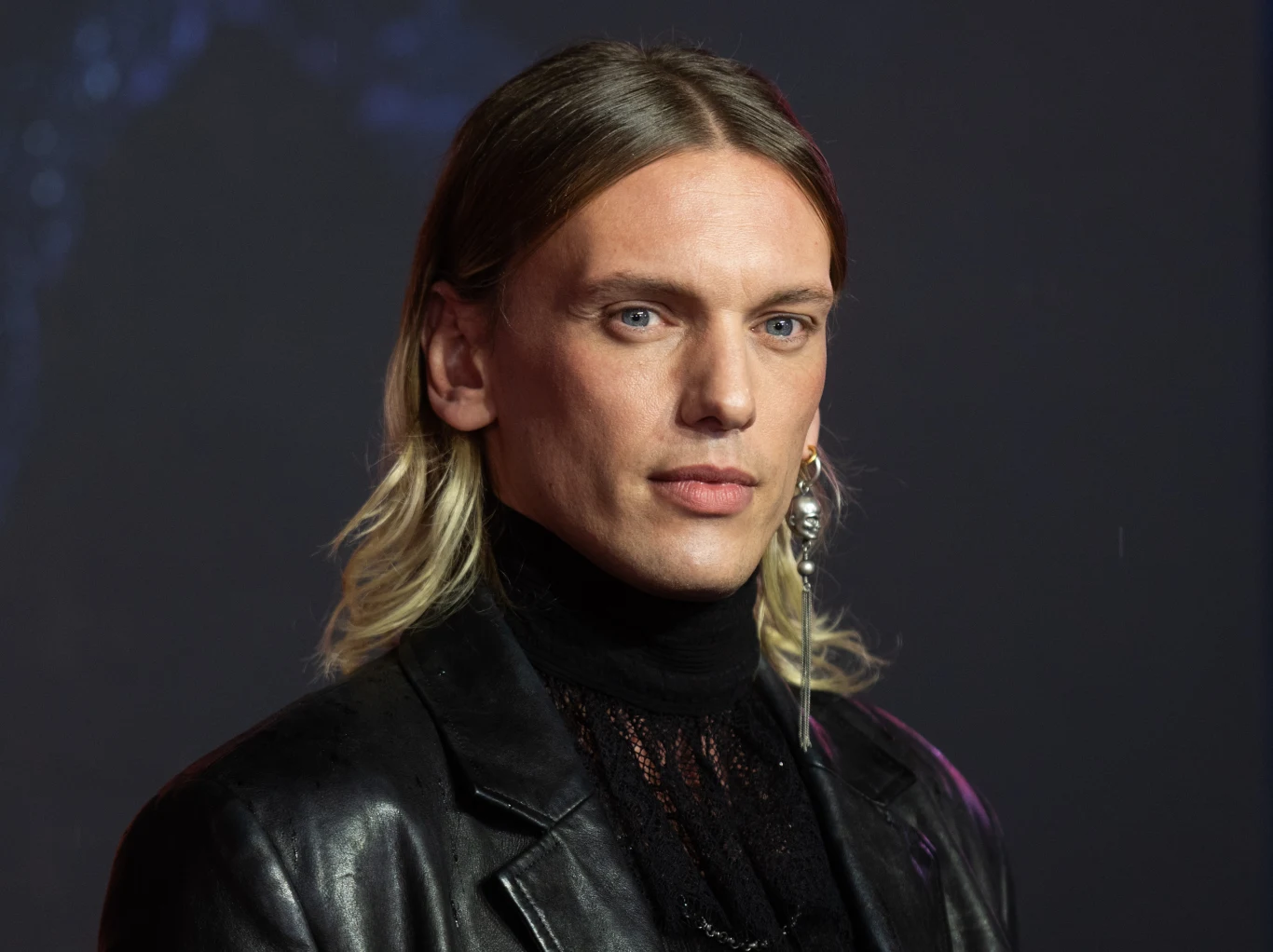 Jamie Campbell Bower - o nim się mówi! Co wiemy o czarnym charakterze ...