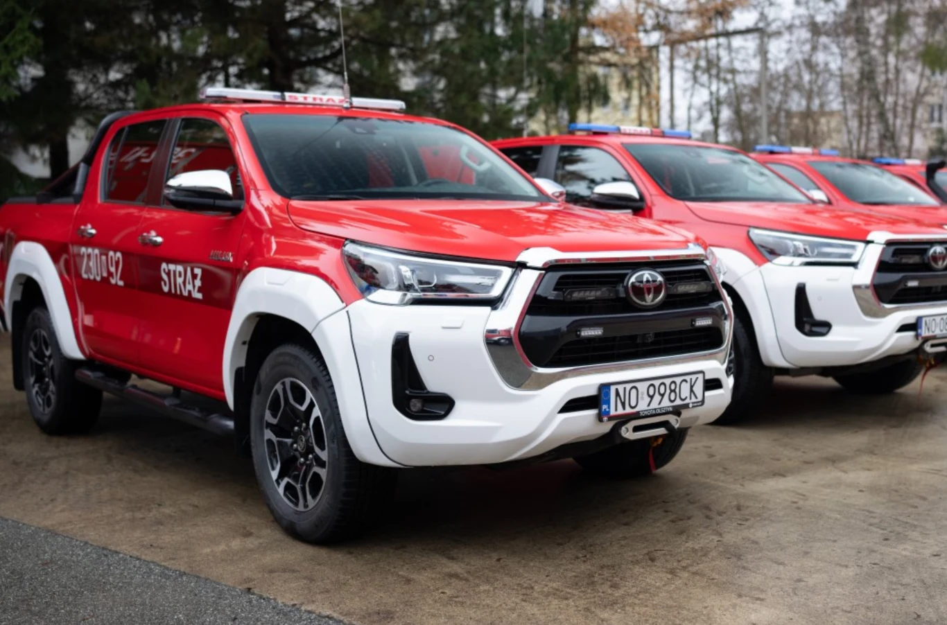 Nowe Toyoty Hilux w straży pożarnej. Terenowe auta do zadań specjalnych ...
