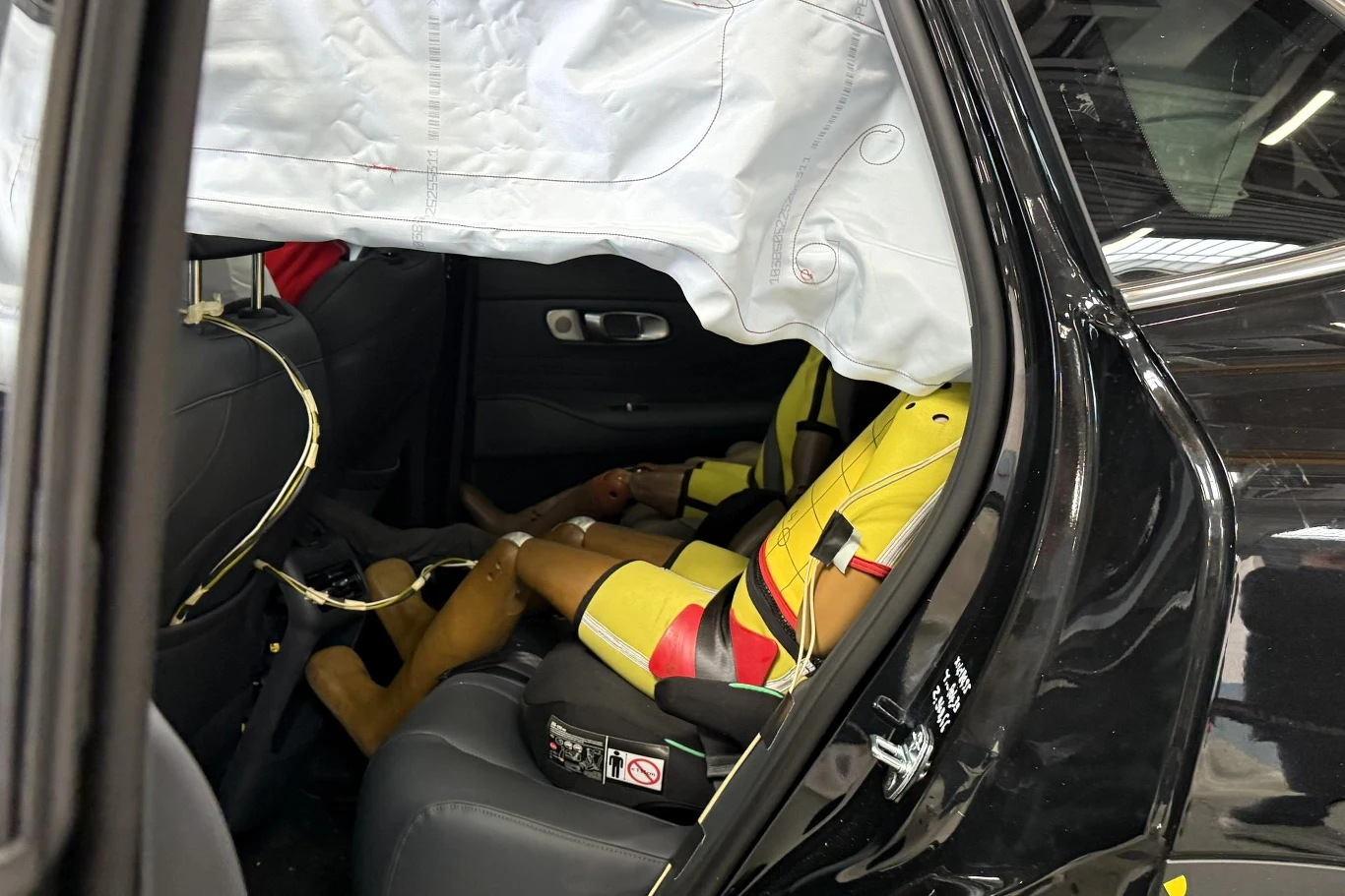 Geely Starray wjechało w słup. Ekstremalny test zderzeniowy Euro NCAP ...