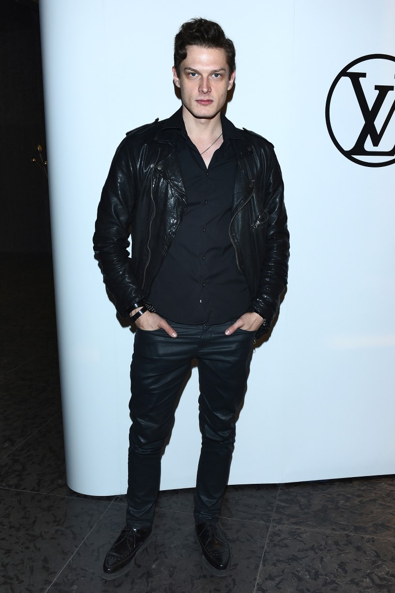 Adam Fidusiewicz: Musiał uśmiechać się na czerwonym dywanie, a w tle ...