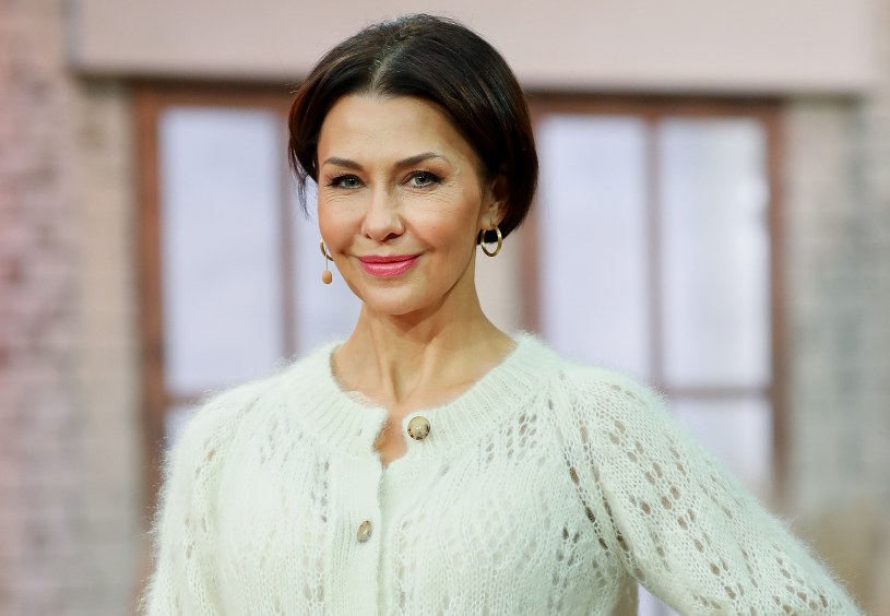 Anna Popek zachwyca figurą w "małej czarnej". Dobrała rajstopy, które ...