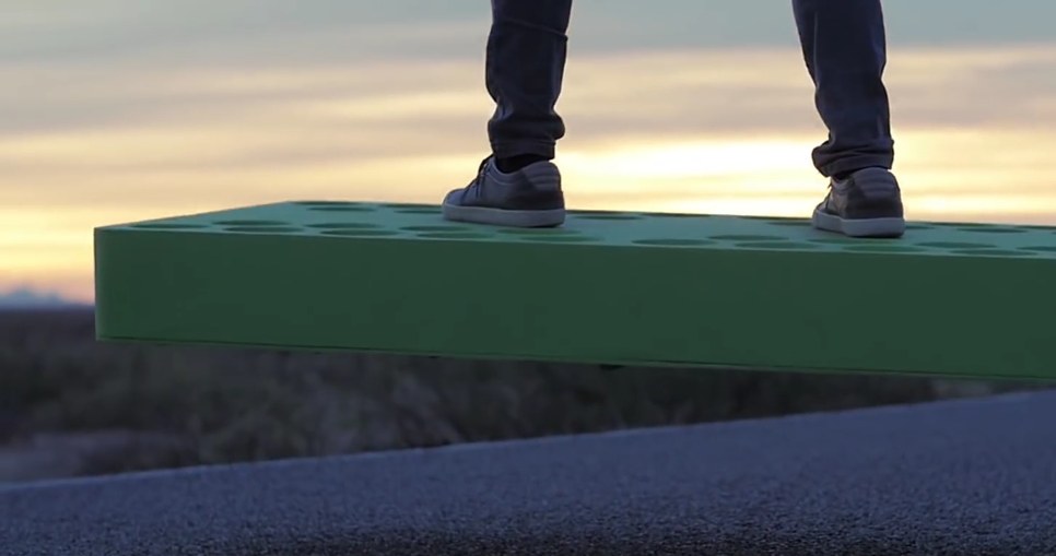 ArcaBoard - latająca deska z przyszłości - Geekweek w INTERIA.PL