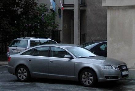O. Rydzyk w limuzynie za ćwierć miliona - Wydarzenia w INTERIA.PL