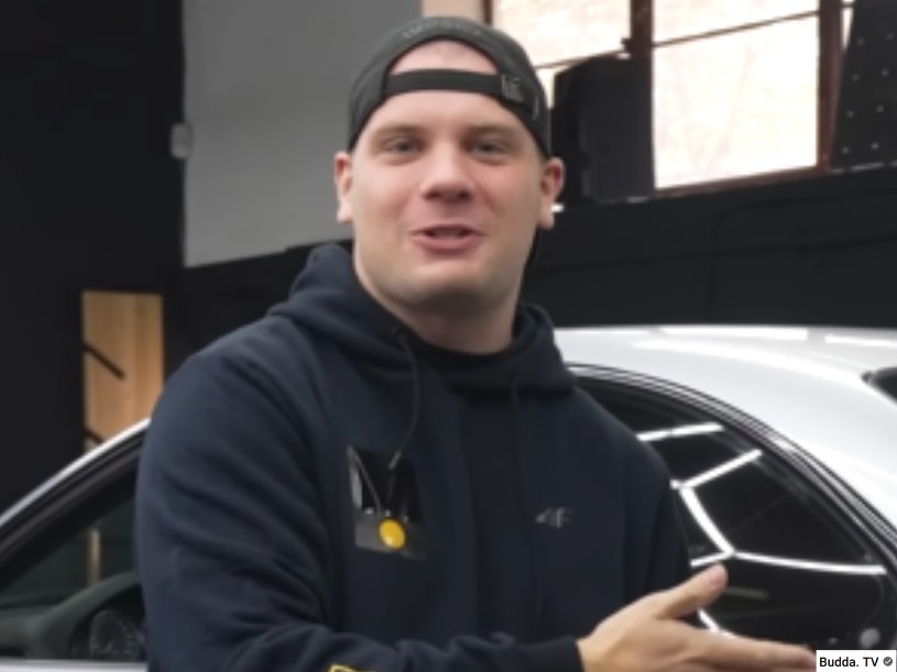 Budda z rekordowy wynikiem na polskim YouTubie. Rozdał mega nagrody ...