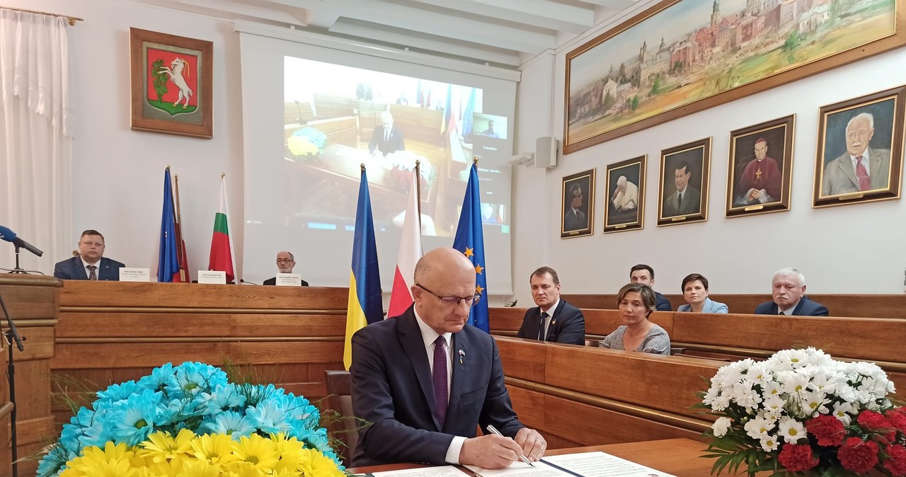 Charków nowym miastem partnerskim Lublina. Umowę podpisano podczas ... Charków nowym miastem partnerskim Lublina. Umowę podpisano podczas ...