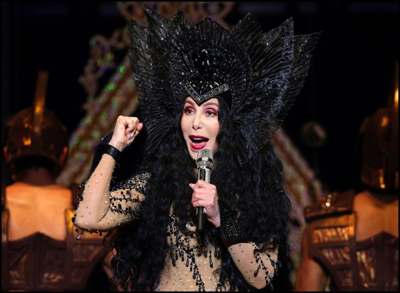 Cher, bogini popu kończy dziś 75 lat. Widać? - pomponik.pl
