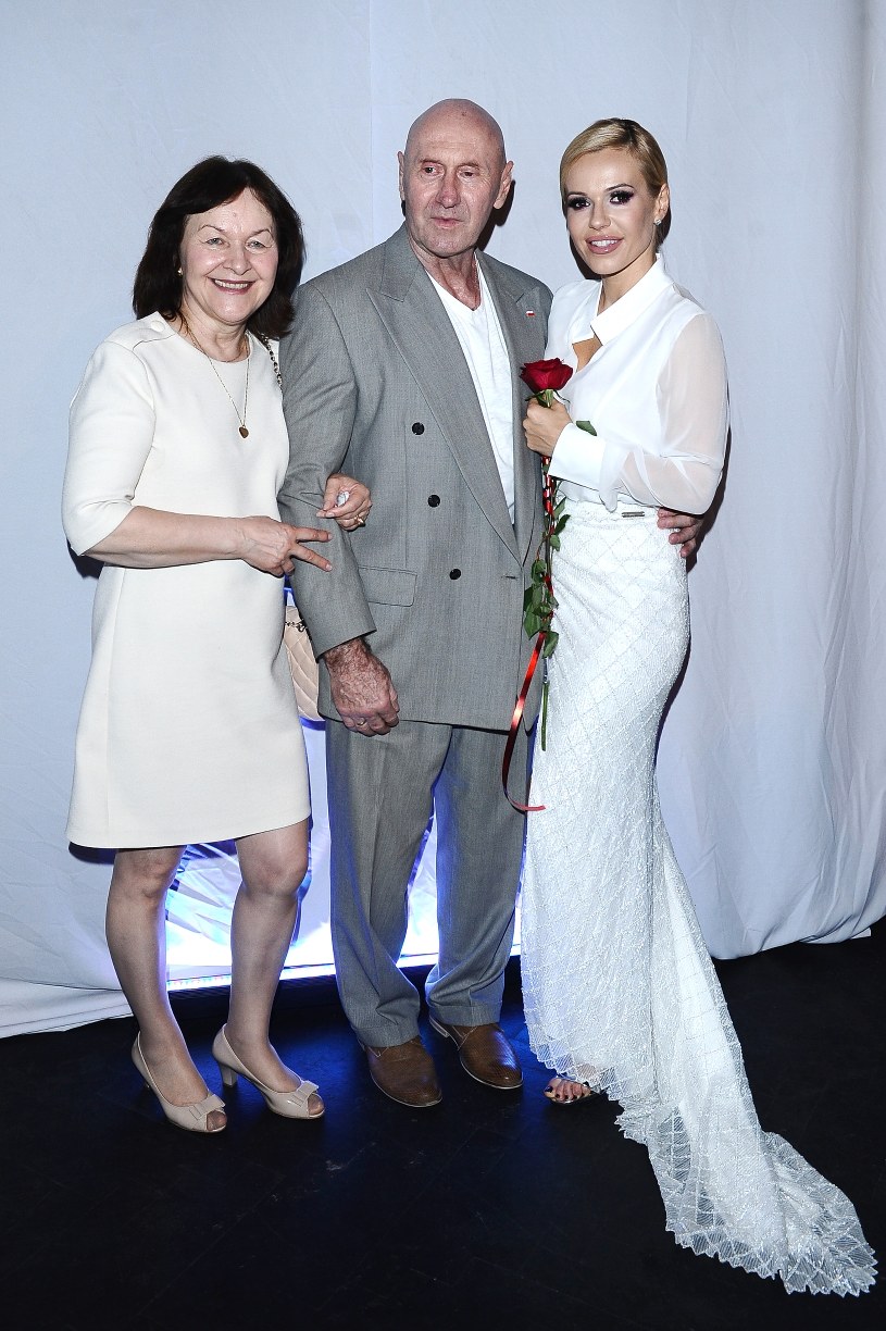 Rzadki widok! Kasia Nosowska na premierze z mężem Agaty Kuleszy ...