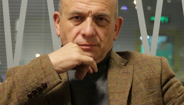 Gen. Drewniak o Dudzie i szefie MON: Kulturalni ludzie powinni usiąść i ... Gen. Drewniak o Dudzie i szefie MON: Kulturalni ludzie powinni usiąść i ...