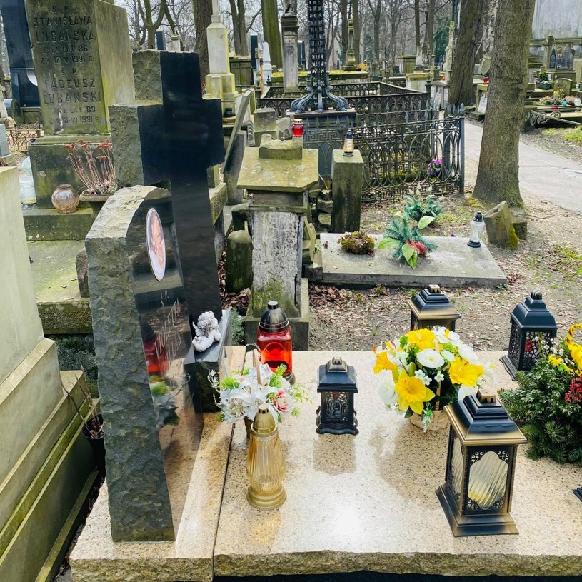 Tak teraz wygląda grób Violetty Villas! Fani stanęli na wysokości ...