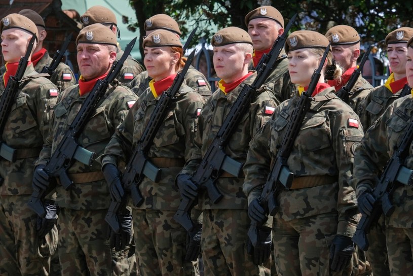 Jak dostać się do wojska? Ile płacą na początek i na jakie zniżki można ... Jak dostać się do wojska? Ile płacą na początek i na jakie zniżki można ...