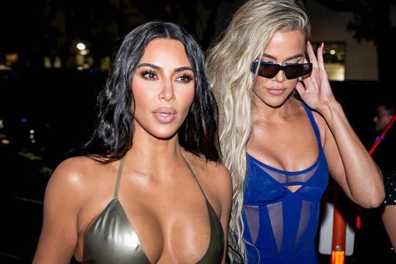 Kim i Khloe na wspólnych zdjęciach. Celebrytki prężą się na Instagramie - Kobieta w INTERIA.PL
