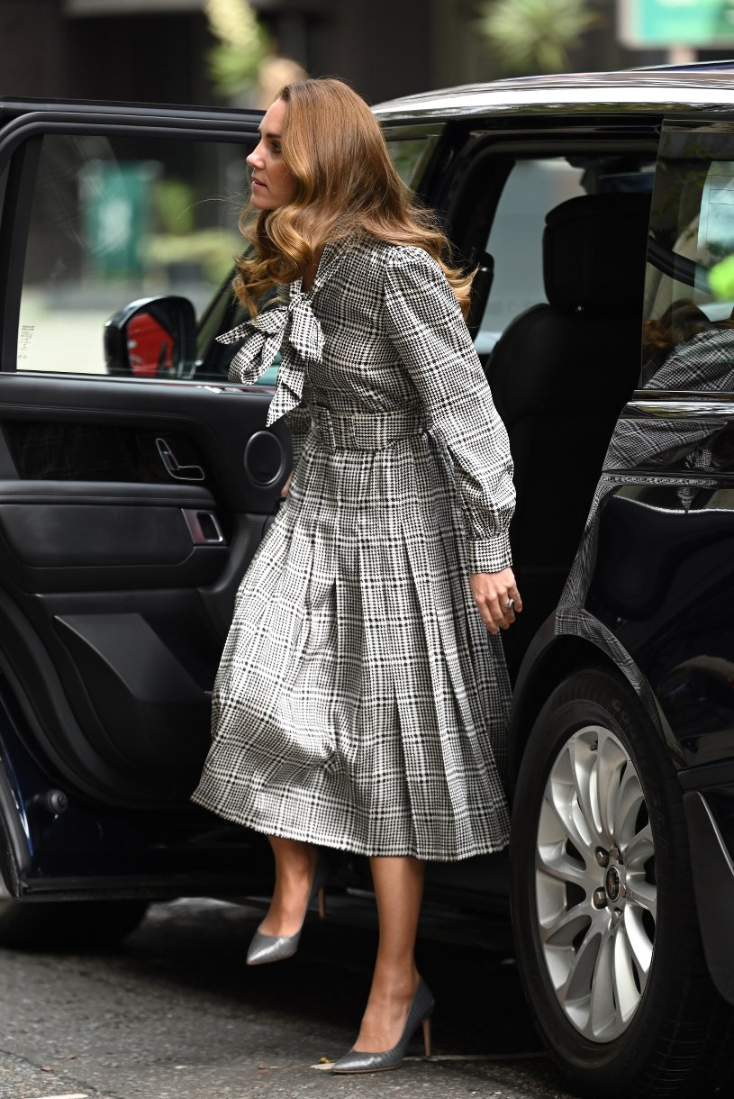 Princess Kate surprised with styling! Amazing what she put on! And for ...