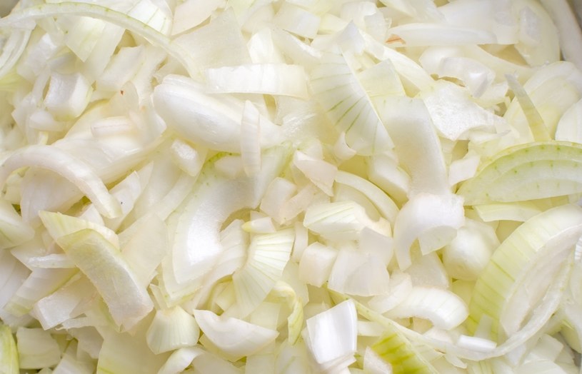Oto powody, dla których warto jeść cebulę! Tak działa na organizm ...