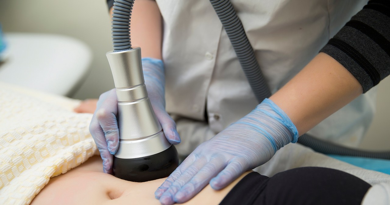 Liposukcja kawitacyjna: Na czym polega zabieg? - Styl w INTERIA.PL