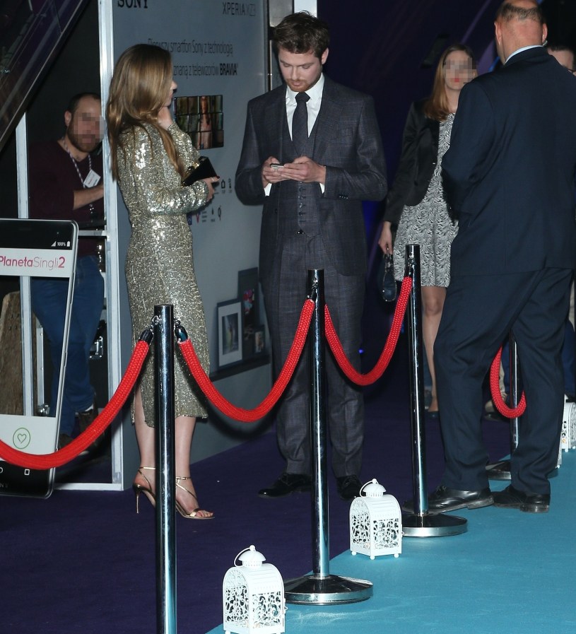 Zakochani Marta Żmuda-Trzebiatowska i Kamil Kula na premierze filmowej ...