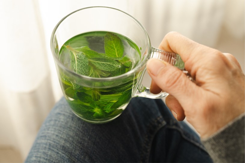 Mięta jest zdrowa, ale nie dla każdego. Kto musi na nią uważać ...