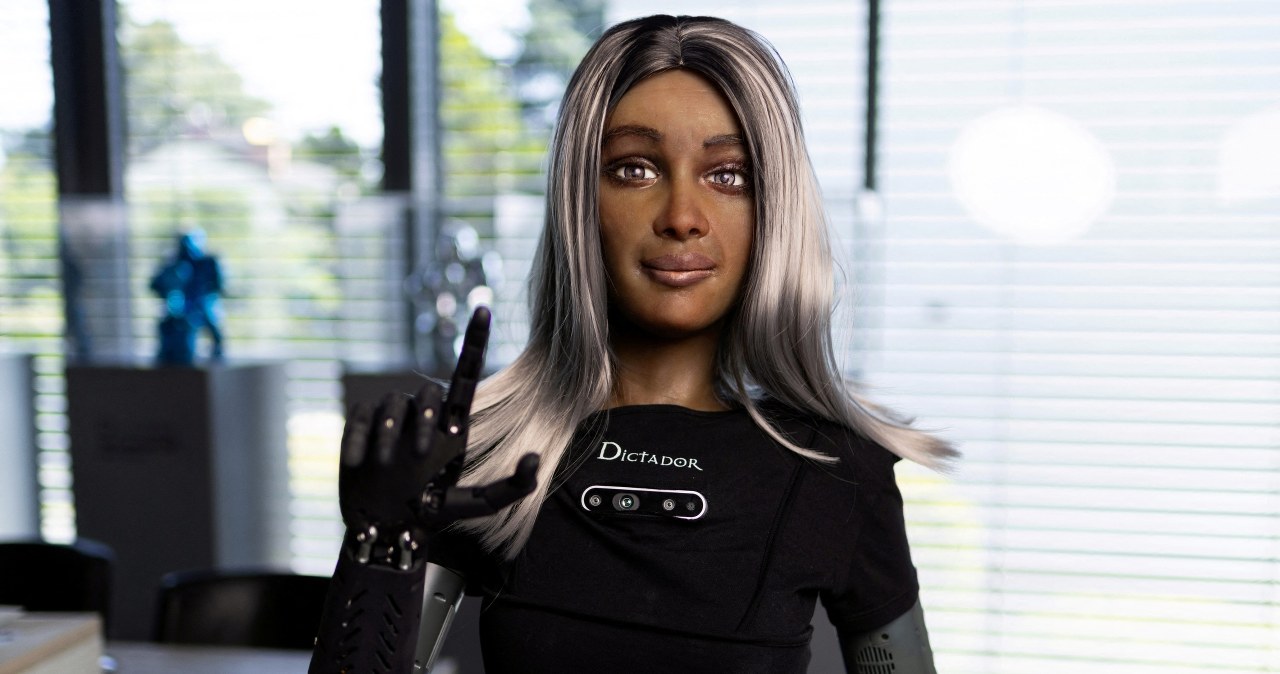 Robot AI jako CEO w polskiej firmie. Pracuje 24/7, nie potrzebuje ...