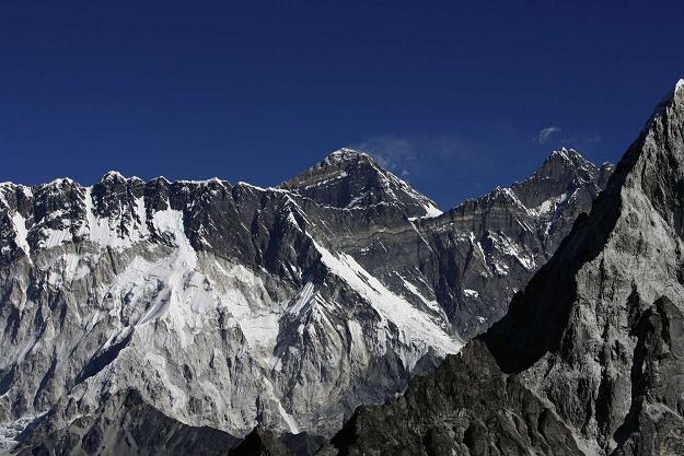 Nepal: Ewakuacja turystów z rejonu Everestu - Wydarzenia w INTERIA.PL