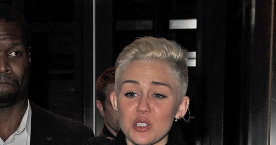 Narzeczony chce zerwać z Miley Cyrus, bo się oszpeciła?! - Zdjęcia ...