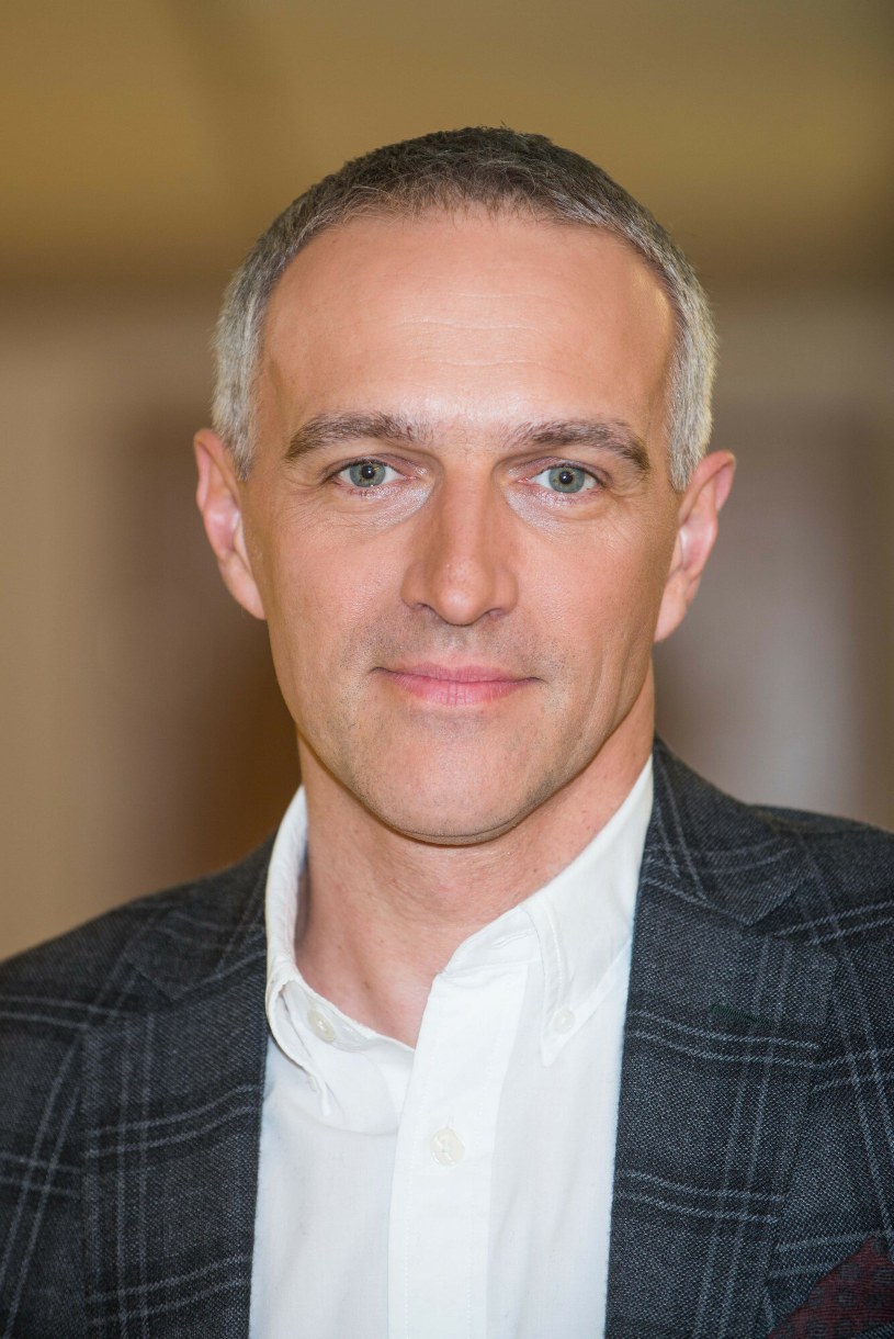 Paweł Orleański o tym, że wyrzucono go z TVP, dowiedział się z mediów! Co się z nim teraz dzieje ...