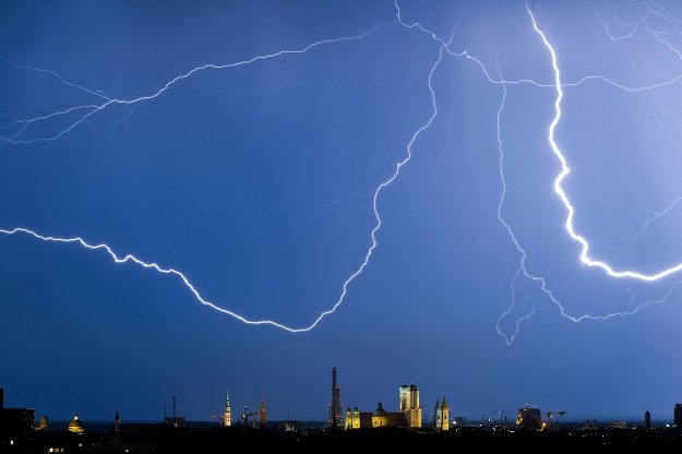 Ponad 40 uczestników pikniku rannych po uderzeniu pioruna - RMF 24