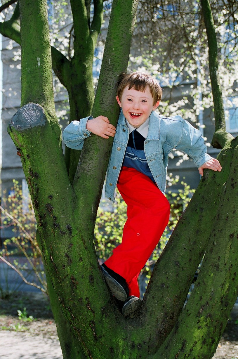Urodziny Piotra Swenda. Jak żyje dziś Maciuś z "Klanu"? - Kobieta w ...