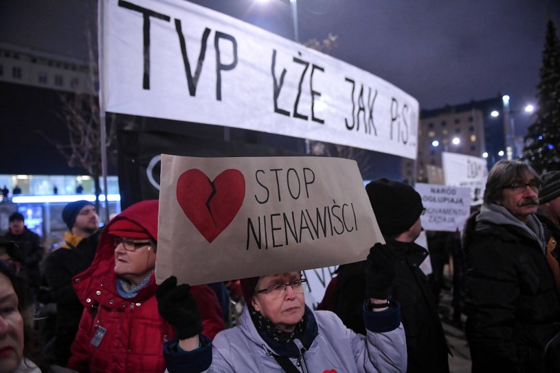 Sasin broni materiału TVP: Niczego nie zmanipulowano - Wydarzenia w ...