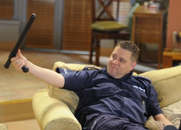 Raper Tede miał zagrać policjanta-debila - Film w INTERIA.PL