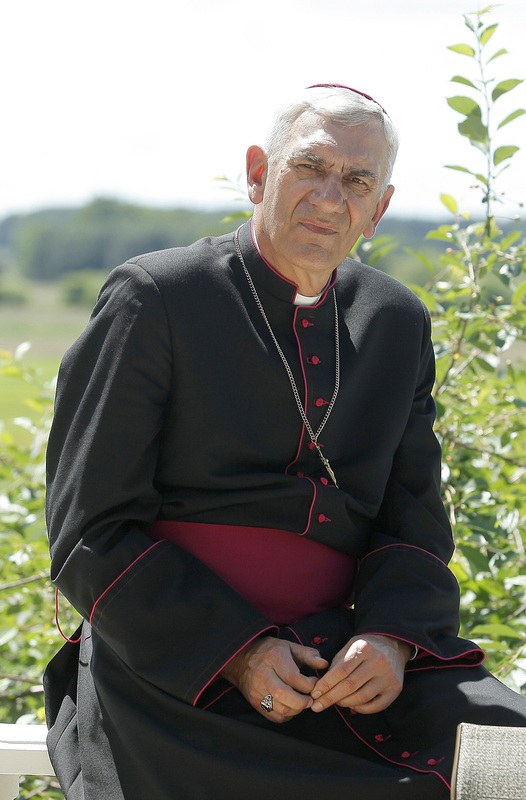 Tajemniczy benefis Wiktora Zborowskiego - Świat Seriali w INTERIA.PL